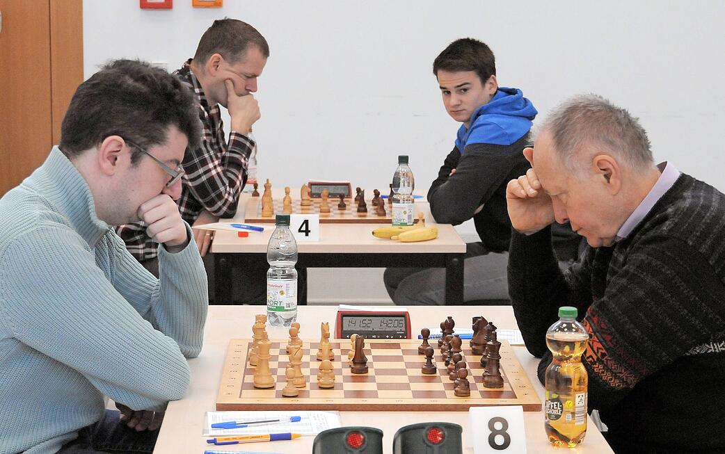 Schweizer Jungspund kontert Großmeister aus - STIMME.de