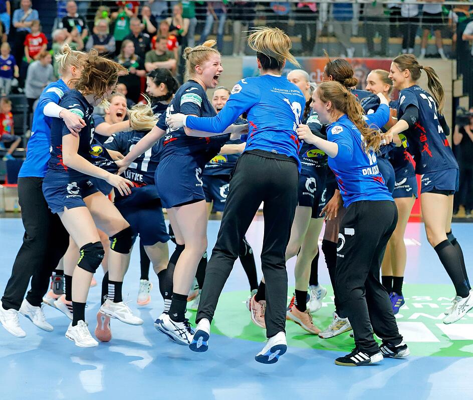 Seifenblasen, Bier und Neil Diamond: Sport-Union Neckarsulm feiert Klassenerhalt - STIMME.de