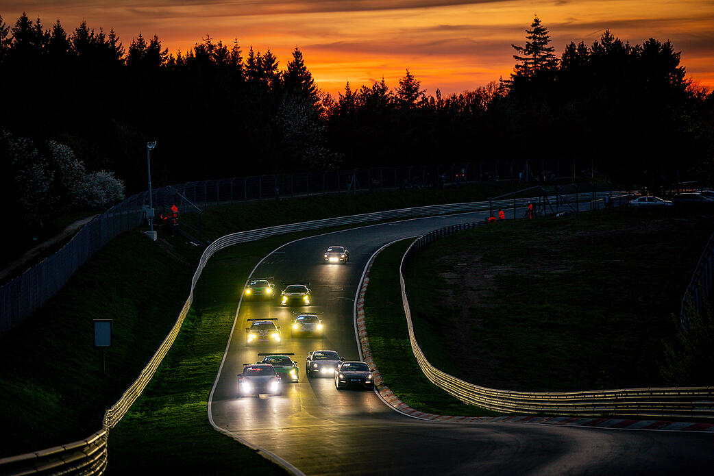 Rückschläge trüben acht Stunden Nürburgring Qualifiers kaum - STIMME.de