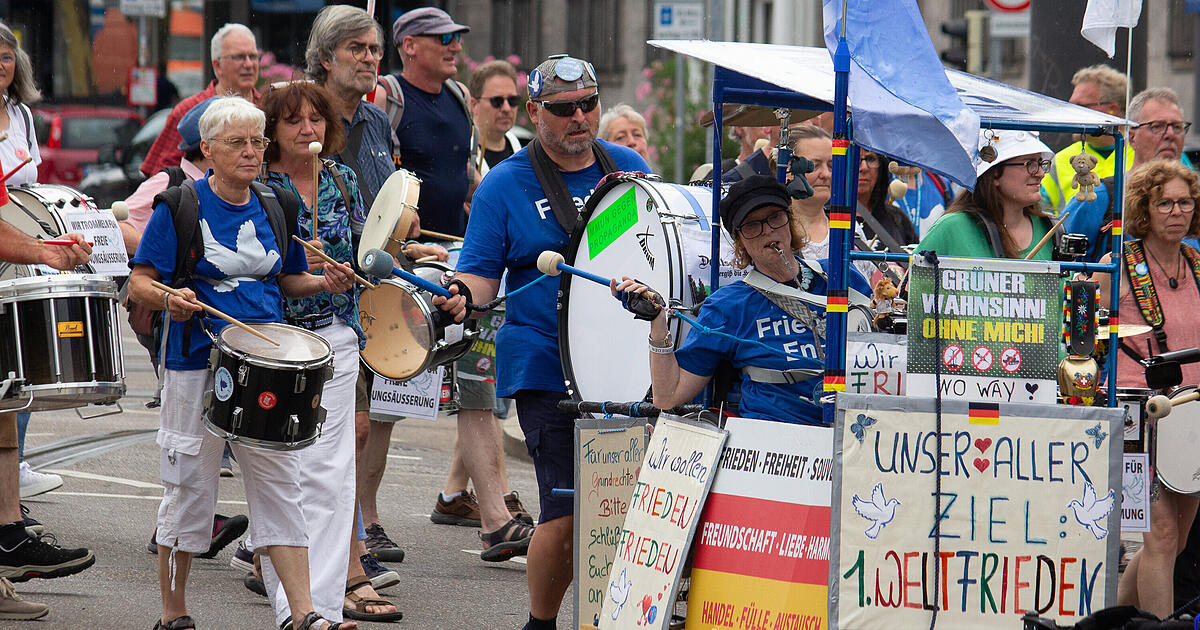 Besorgte Bürger und bekennende Schwurbler: So lief die Demo in ...