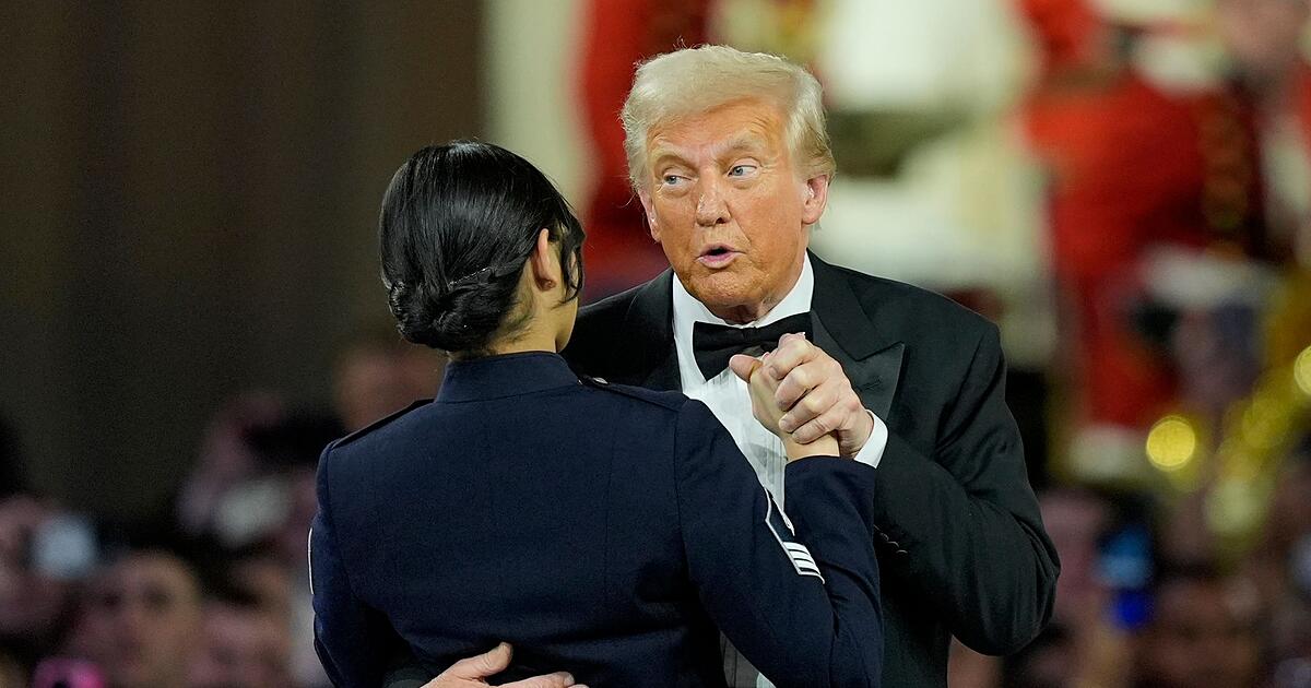 Trump tanzt - auch mit einer Fremden - STIMME.de