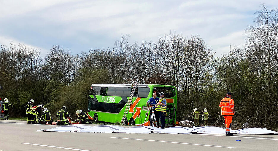 Unfall mit Reisebus auf A9 bei Leipzig - STIMME.de