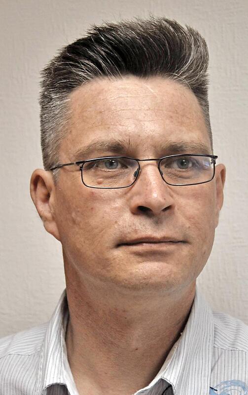 Michael Eckhardt von der Partei "Nein-Idee" bewirbt sich für ...