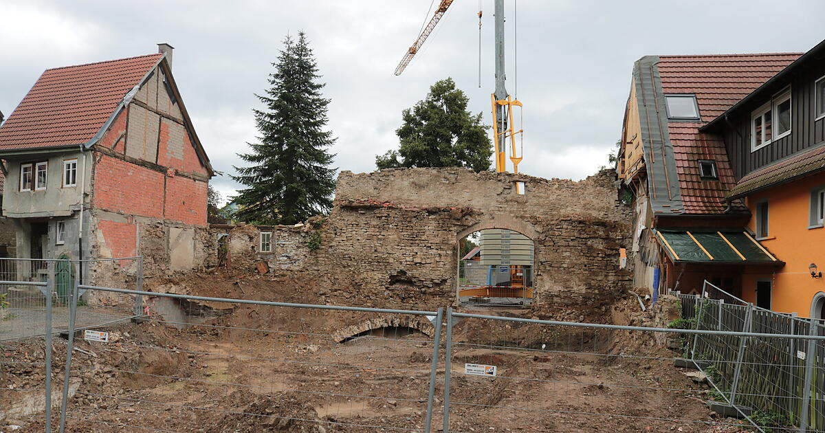 Baustopp wegen der Stadtmauer in Sindringen - STIMME.de