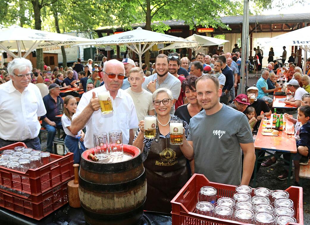 Jagstfelder Bockbierfest: Geselligkeit rund ums idyllische Waldheim ...