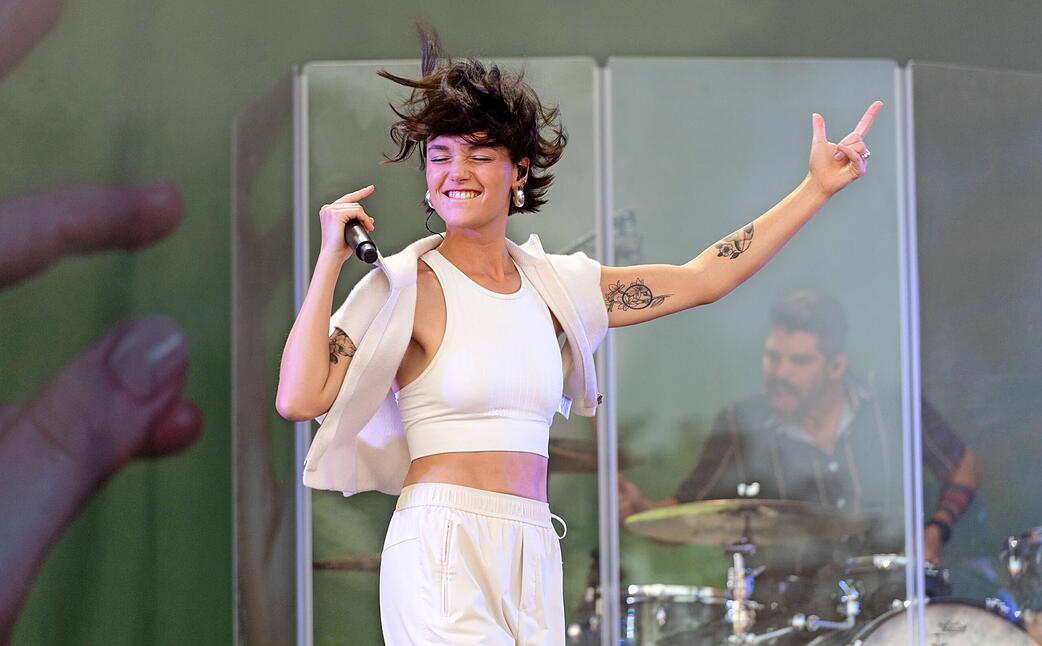 Die ganze Palette der Gefühle: Sängerin Lotte beim Festival Haigern ...