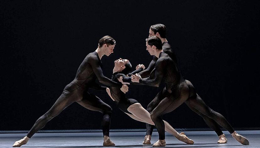 Zwischen Himmel und Hölle: Zwei Uraufführungen beim Stuttgarter Ballett ...