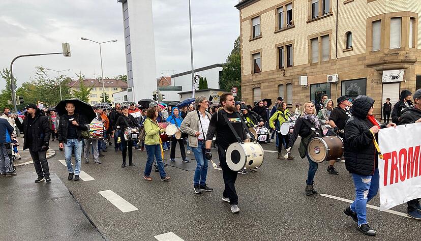 Hunderte Demonstranten ziehen durch Heilbronn - STIMME.de