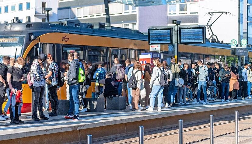 Lehrer kritisieren Minister-Vorstoß zu gestaffeltem Schulbeginn - STIMME.de