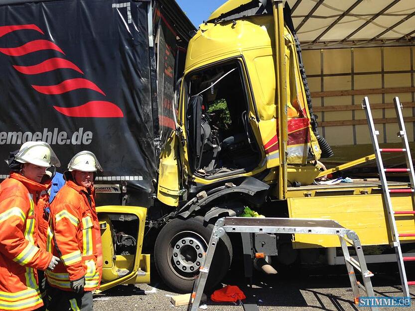 Schwerer Lkw-Unfall auf der A6 | 24.06. - STIMME.de