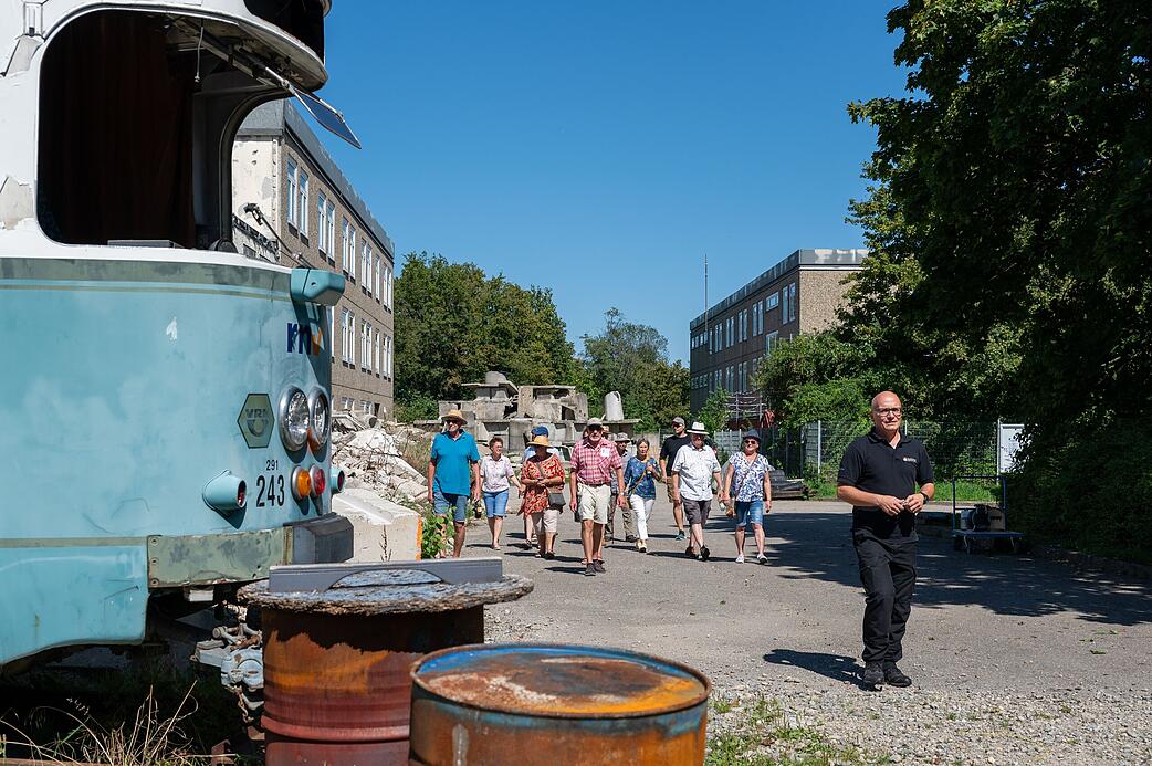 Von der gesprengten Straßenbahn bis zum Großbrand: In Mosbach üben ...