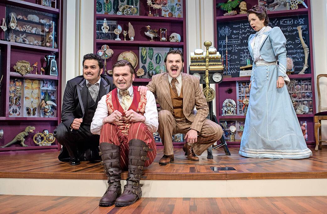 Ein heiß begehrter Hebel: "Die Zeitmaschine" von Brian Bell wird im ...