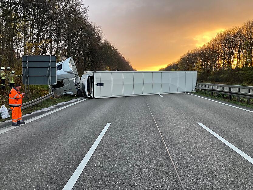 Schwerer Lkw-Unfall auf der A6 bei Neuenstein - STIMME.de