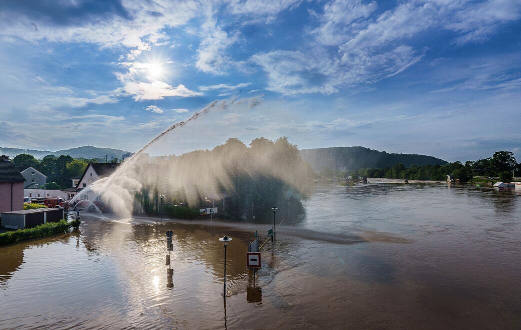 Frau stirbt nach Hochwasser-Rettungseinsatz - STIMME.de
