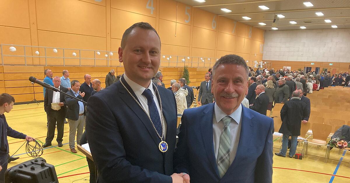 Mit neuem Stil im Sulzfelder Rathaus überzeugen: Bürgermeister Simon ...