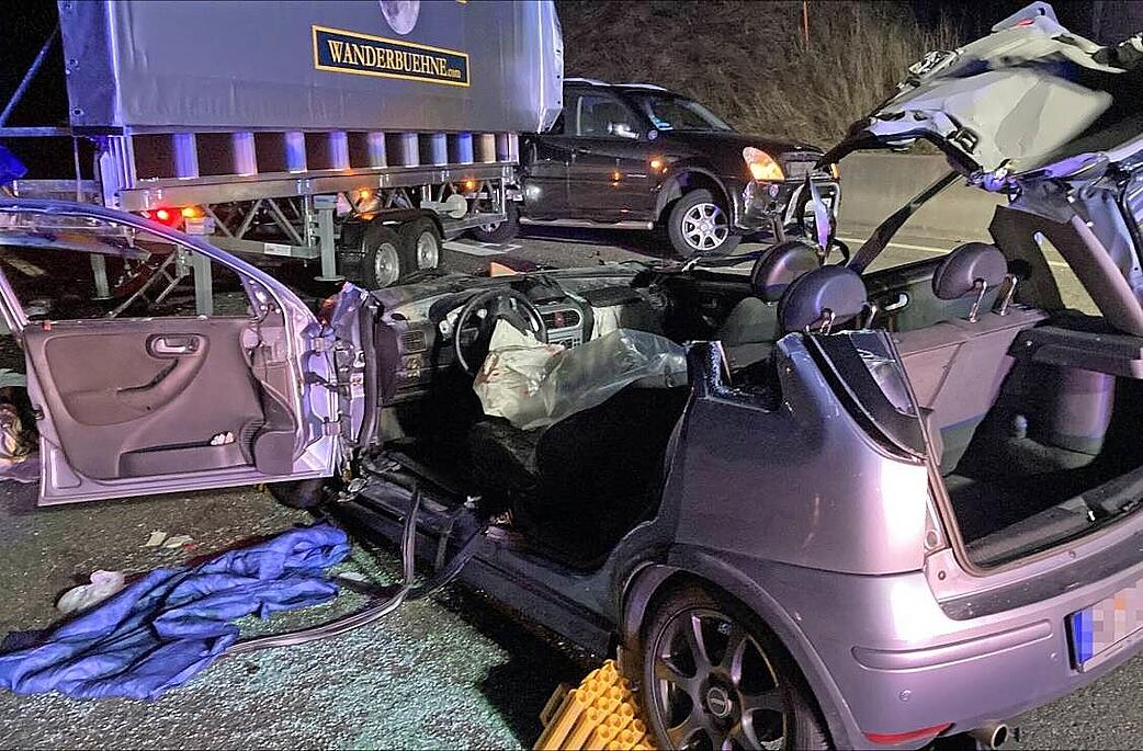 Keine Rettungsgasse nach A6-Unfall bei Bad Rappenau: Polizei erstattet 15 Anzeigen - STIMME.de