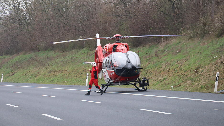 Lkw kracht bei Dielheim in Auto – großes Trümmerfeld auf der A6 - STIMME.de
