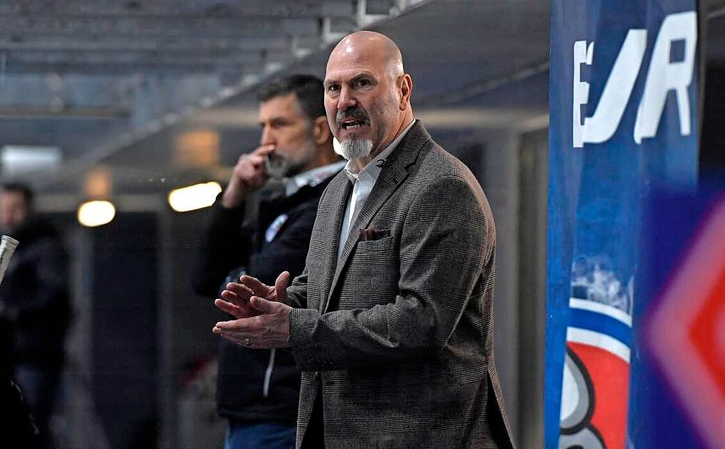 Trainer Frank Petrozza fordert Verstärkungen für die Heilbronner Falken ...