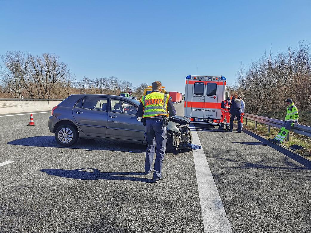 A6-Unfall bei Sinsheim fordert Schwerverletzten – Polizei sucht flüchtigen Lkw-Fahrer - STIMME.de
