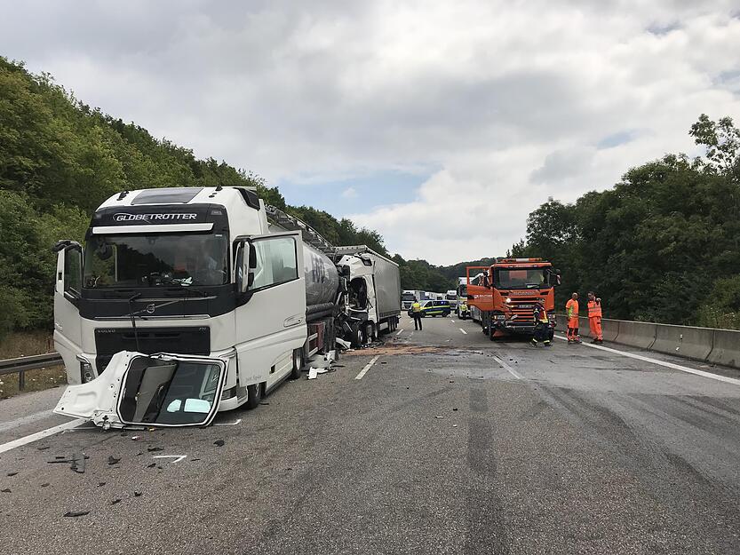 Lkw-Unfall auf der A6 bei Sinsheim - STIMME.de