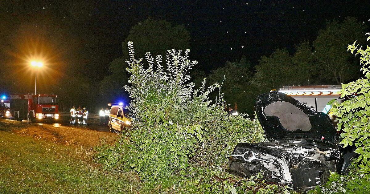 Unfall mit fünf Verletzten auf B27: Auto liegt auf dem Dach - STIMME.de