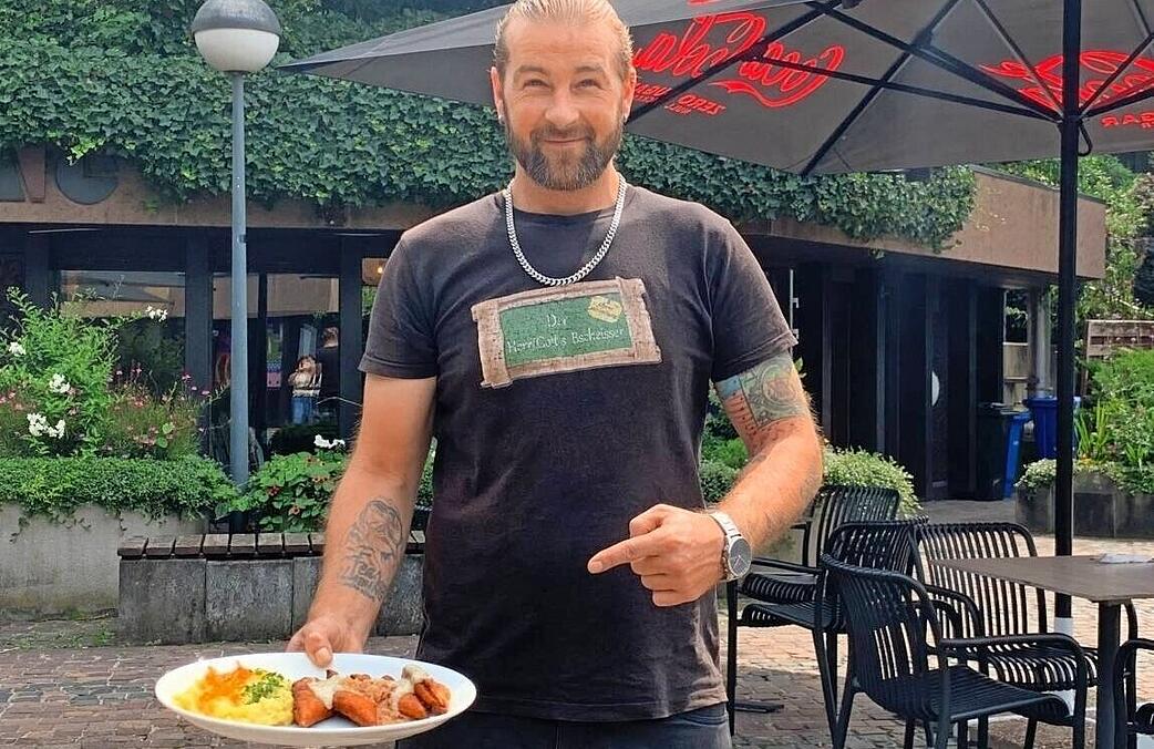 Biergarten-Start in Weinsberg: Maultaschen-Experte belebt Traubenplatz ...