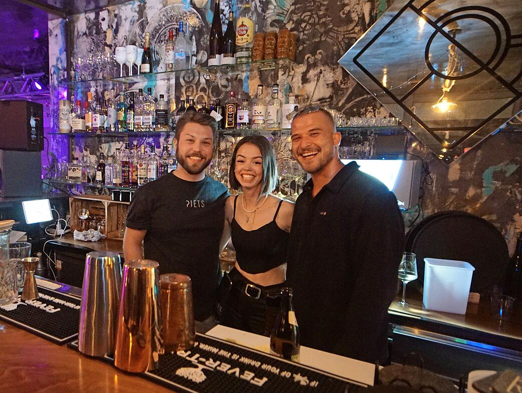 Um Mitternacht: Reinfeiern in Piets Bar in Bad Rappenau - STIMME.de