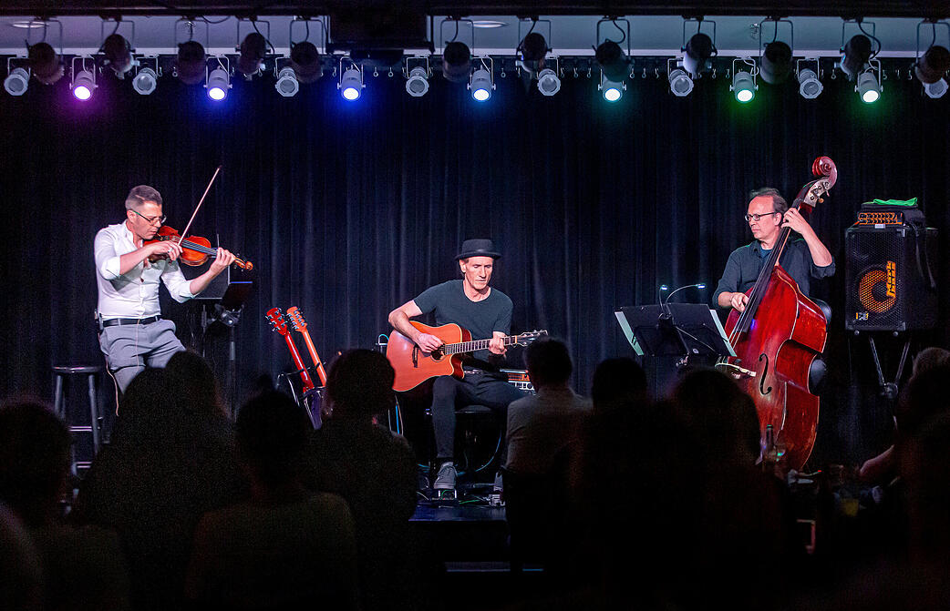Johannes Krampen Trio im Salon 3 mit "Klassikern der Filmmusik" - STIMME.de